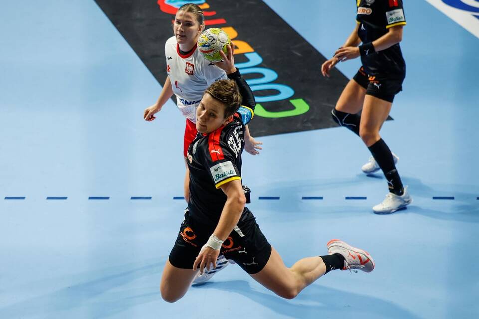Handball-EM: Frauen bejubeln zum Auftakt Zittersieg gegen Polen ... Handball-EM: Frauen bejubeln zum Auftakt Zittersieg gegen Polen ...