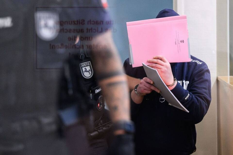 Prozesse: Verdacht auf Mord: Prozess um Tod von Vierjährigem gestartet ... Prozesse: Verdacht auf Mord: Prozess um Tod von Vierjährigem gestartet ...