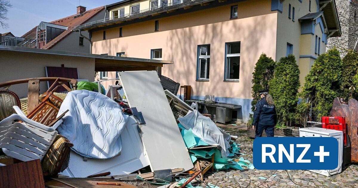 Berlin: Mit Ramme und 130 Polizisten - Clan-Villa an Staat übergeben ... Berlin: Mit Ramme und 130 Polizisten - Clan-Villa an Staat übergeben ...