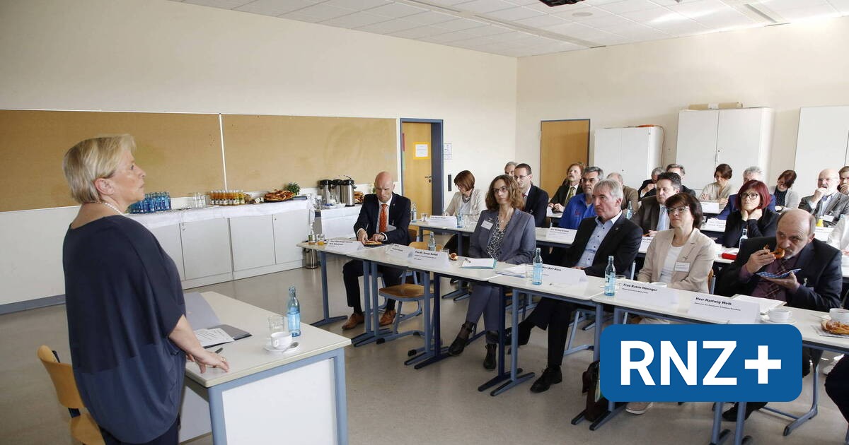 Kultusministerin in Wiesloch: Dialog mit den Schulleitern der Region ... Kultusministerin in Wiesloch: Dialog mit den Schulleitern der Region ...