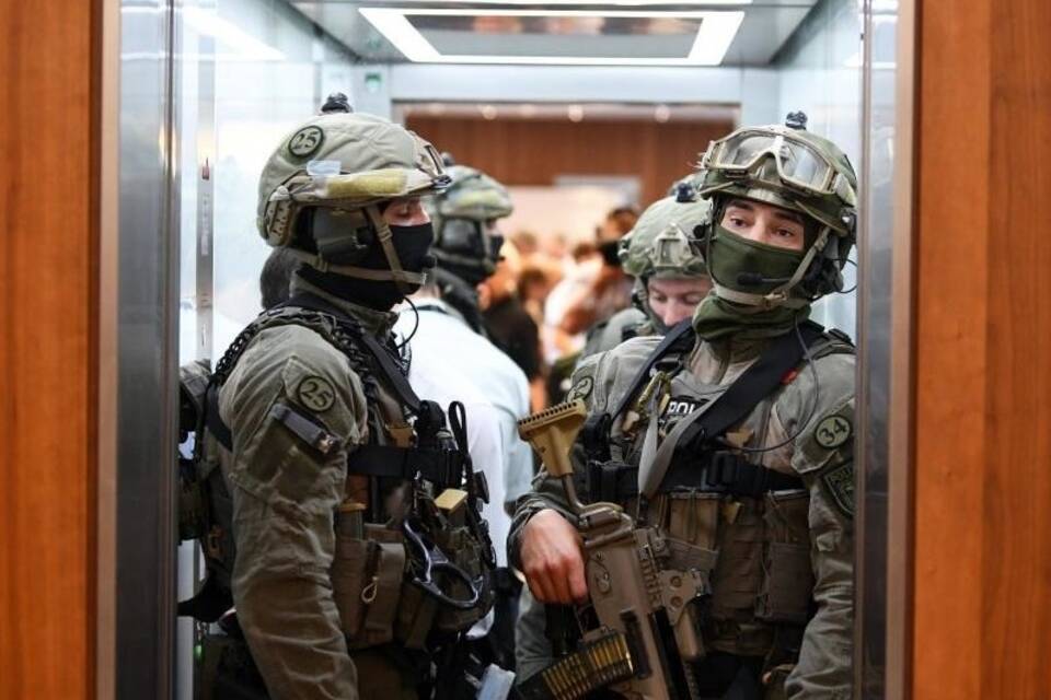 Interview mit Kommandeur: GSG-9-Chef zum Kampf gegen Terror: «Wir sind bereit» - Politik - Rhein ...